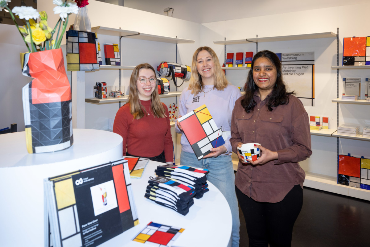 Mondrian-Pop up-Store | Designer Outlets WolfsburgDesigner Outlets ...